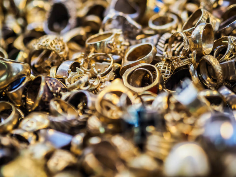 Real Gold vs. Fake Gold: How to Tell the Difference? - Gold Guide